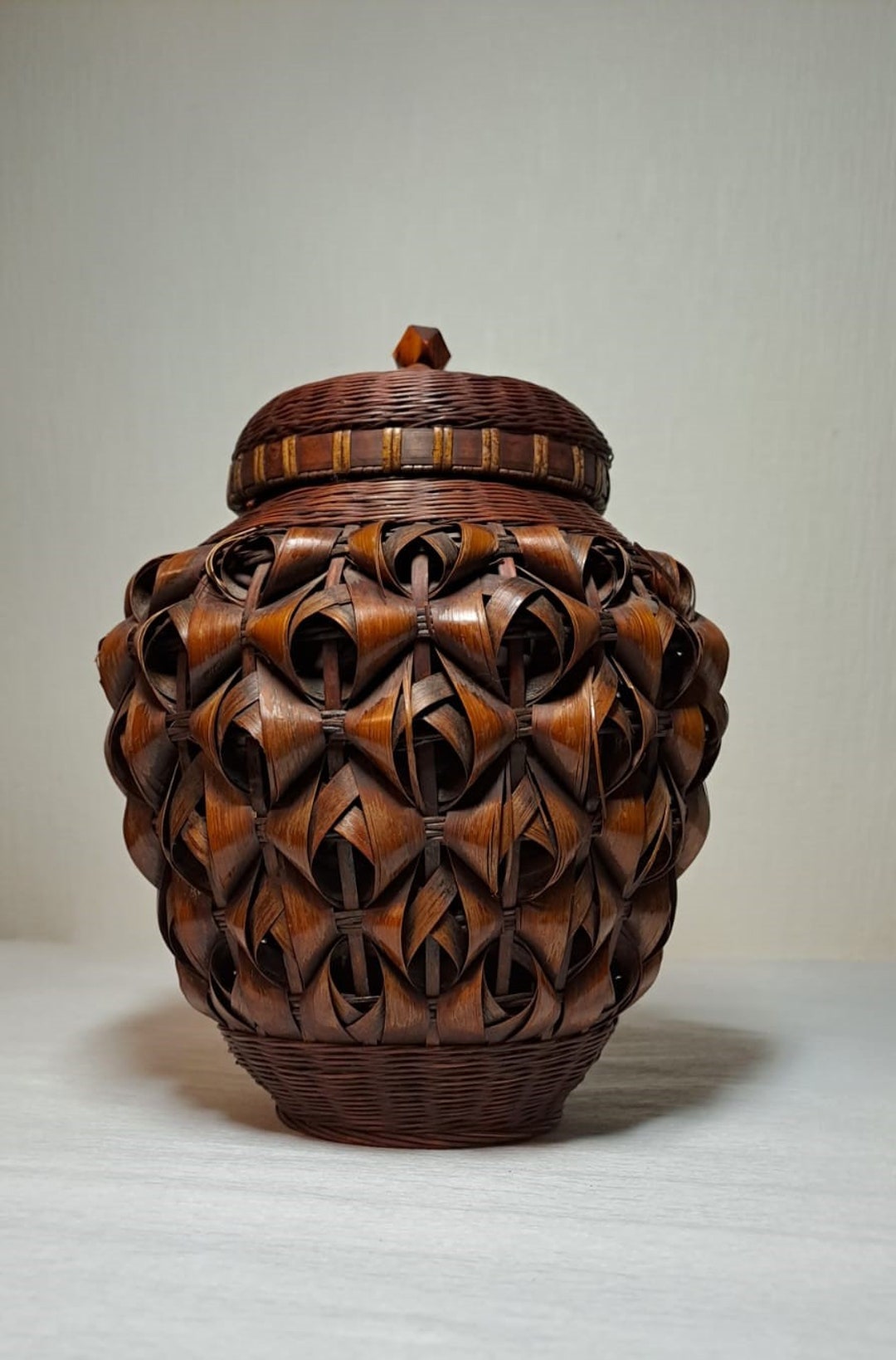 RARE Vintage Japanese Art Fine Woven Bamboo Split Basket Jar With Lid 8 ...
