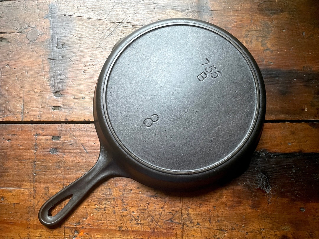 Griswold 8 Cast Iron Skillet unmarked - Etsy