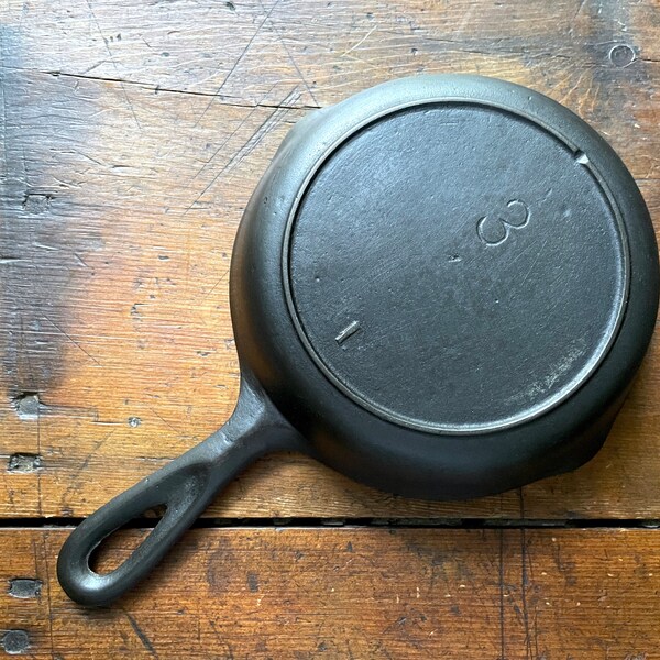 One Notch Lodge Cast Iron Skillet - Etsy