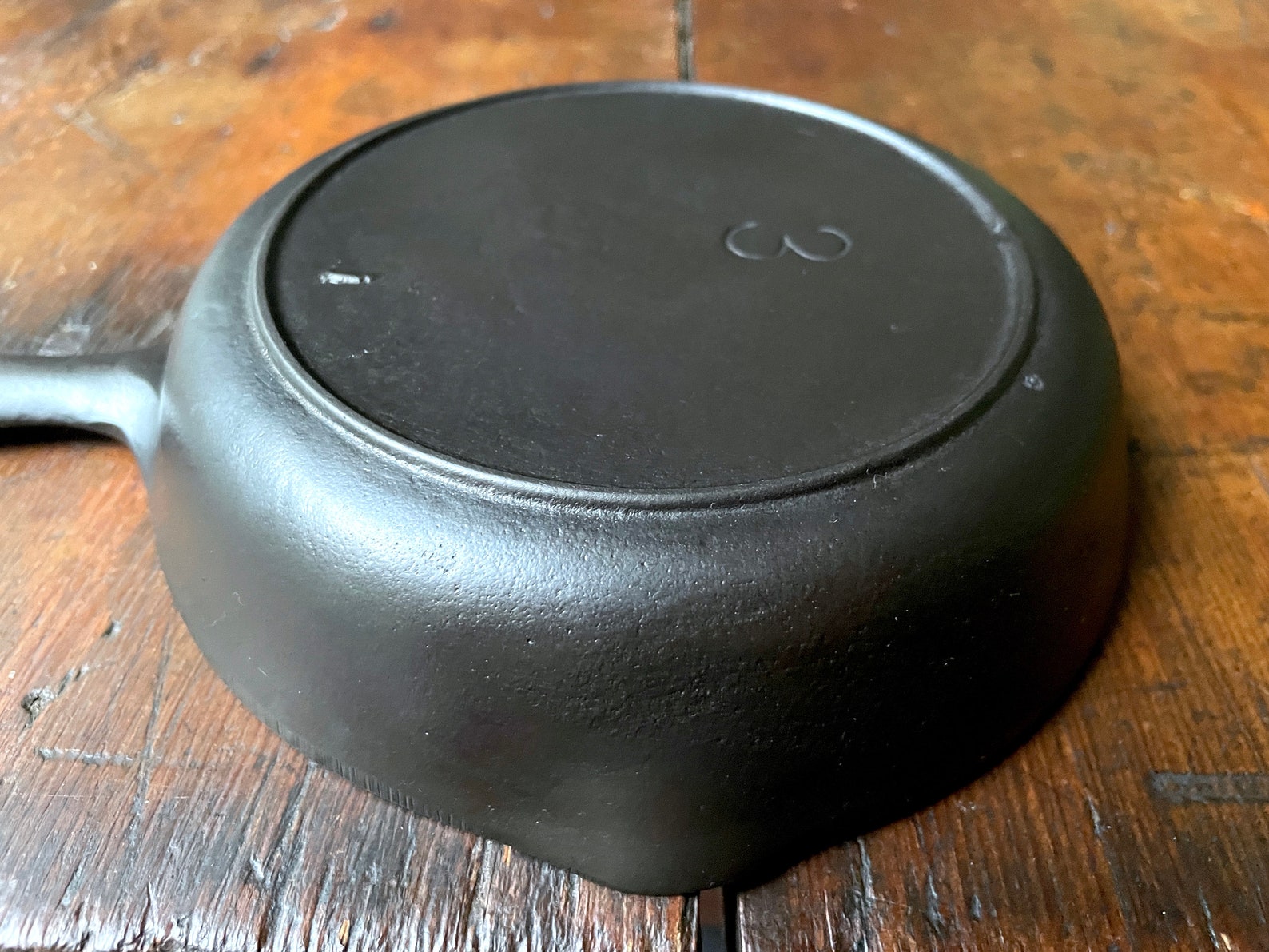 Lodge 1930s Single Notch #3 Cast Iron Skillet - Etsy