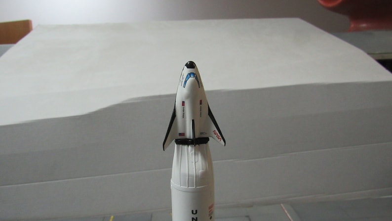Dreamchaser With Booster 1/200 Scale - Etsy