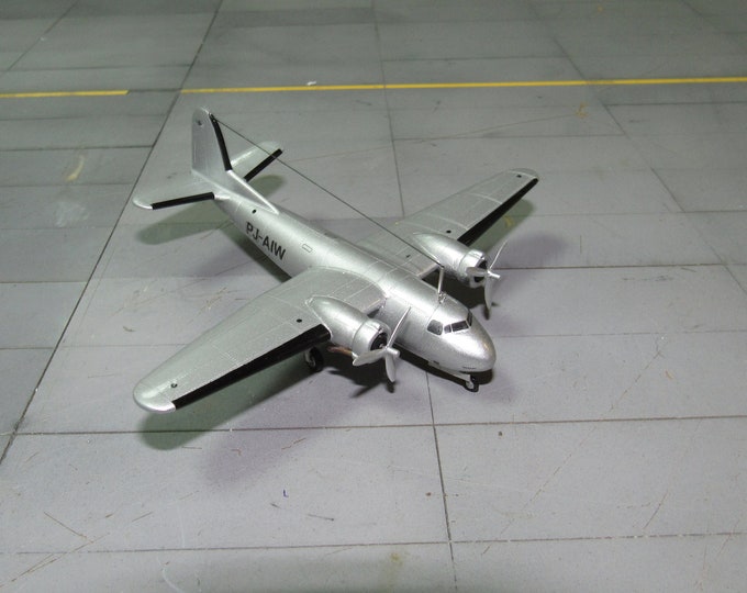 Model of Douglas DC-5 1\200 Scale. - Etsy