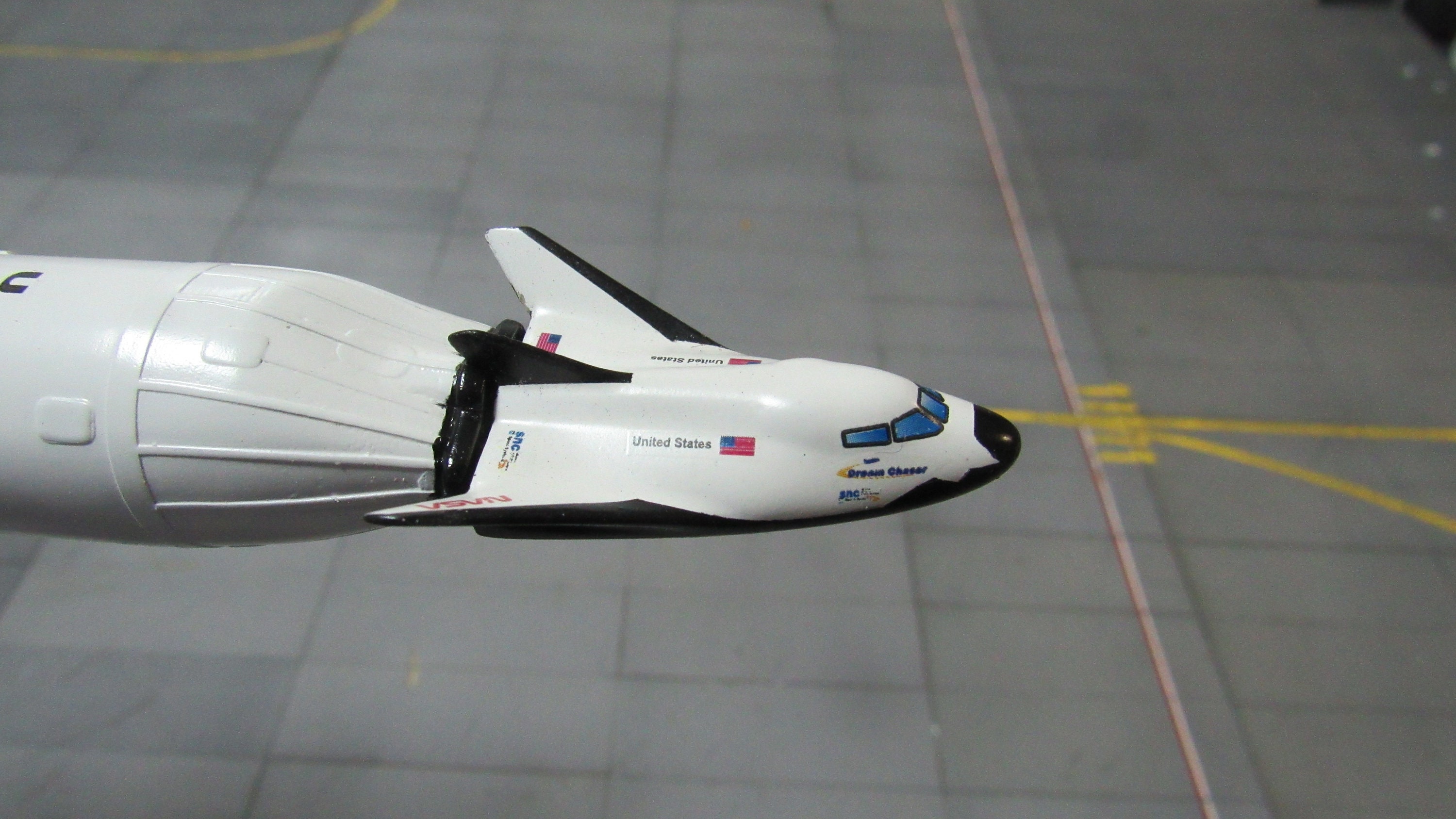 Dreamchaser With Booster 1/200 Scale - Etsy
