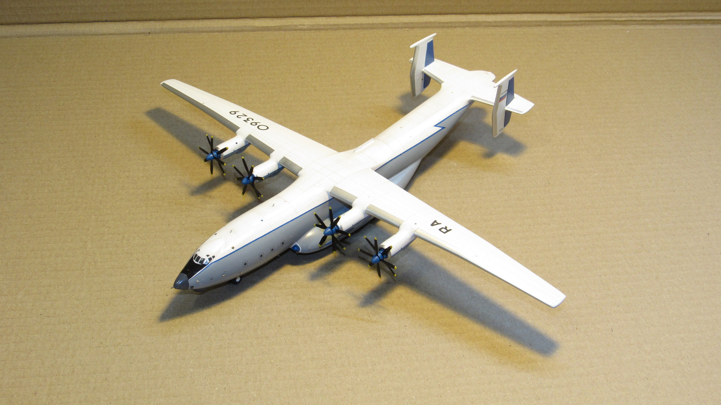 Aviation AN-22 Antei Speyer 1:200 Antonov With Chassis Handmade ...