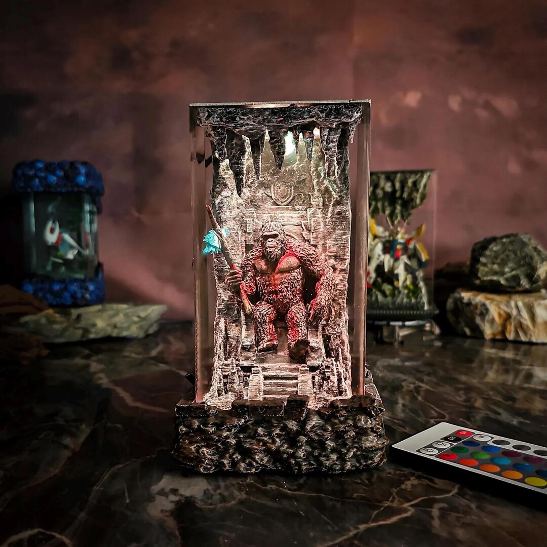 Kong the New Empire Throne Monster Epoxy Resin Lamp, Resin Art, Custom ...
