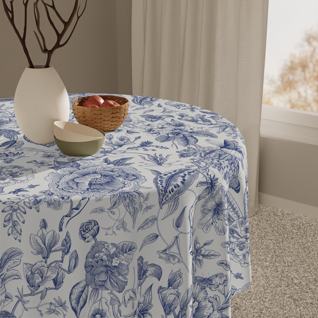 Floral Chinoiserie Elegant Blue on White Spring Flowers Bedding ...