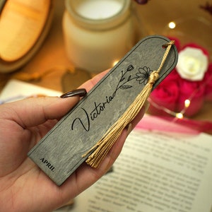 Personalized Birth Flower Wooden Bookmark: Custom Engraved Gift - Etsy