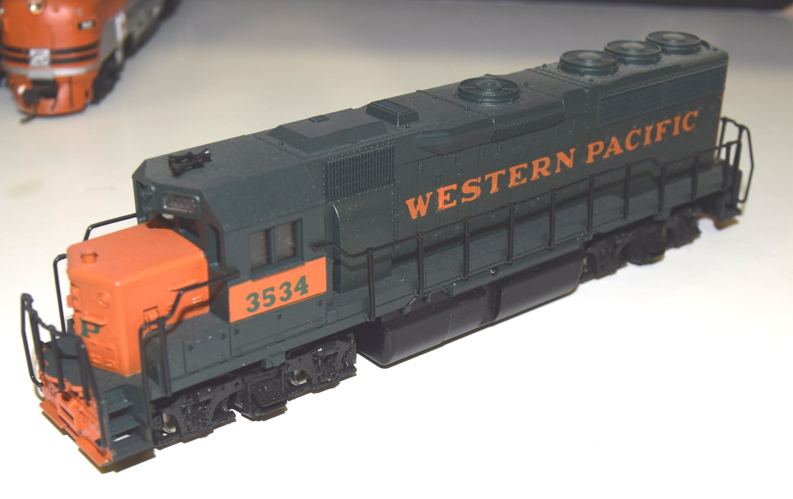 Atlas HO Model Train: GP 40 Painted in Western Pacific Railroad Colors ...