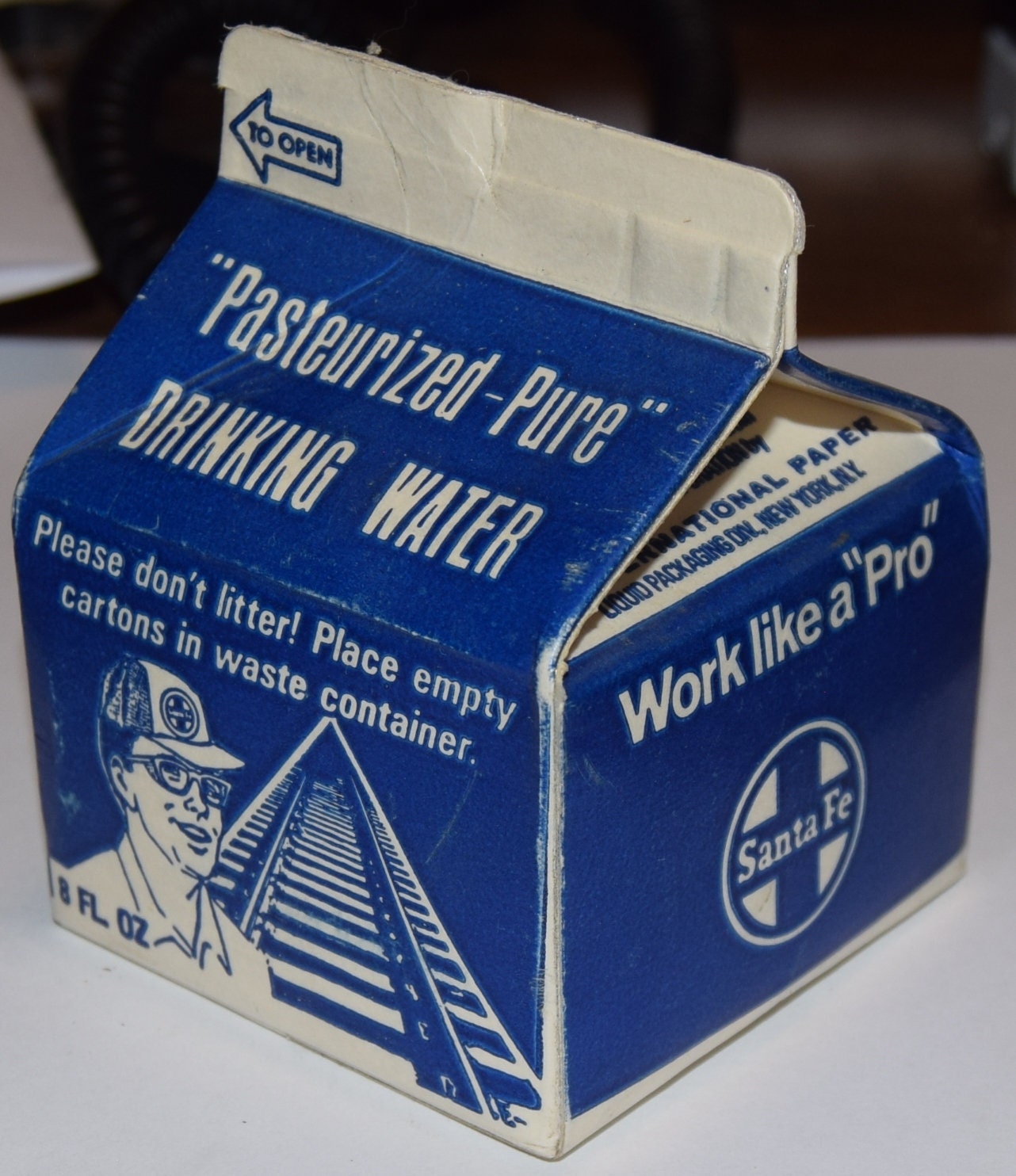 Union Pacific and Santa Fe Railroads Train Crew Drinking Water 8 Oz ...