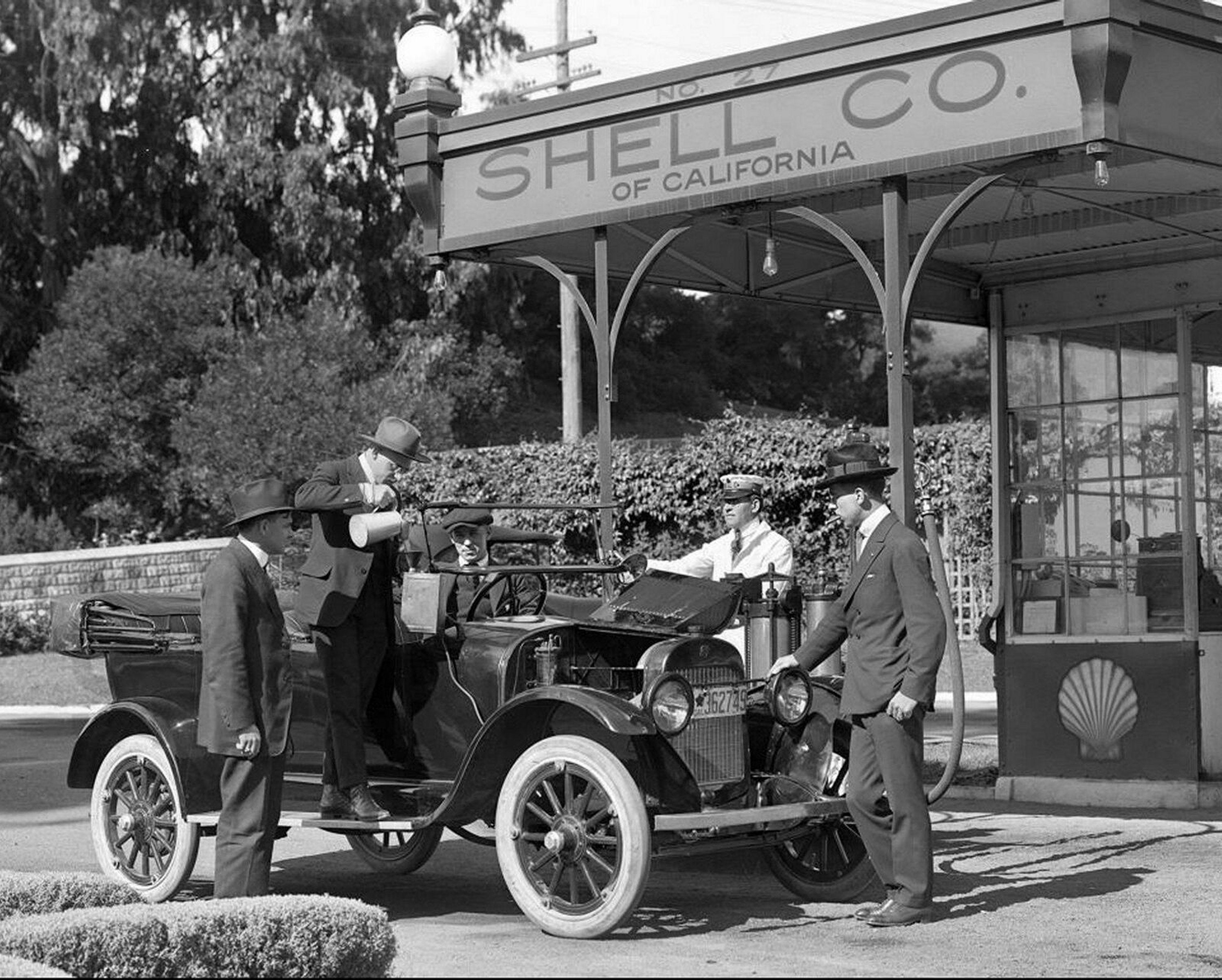 1919 SHELL OIL Gas Service Station PHOTO - Etsy