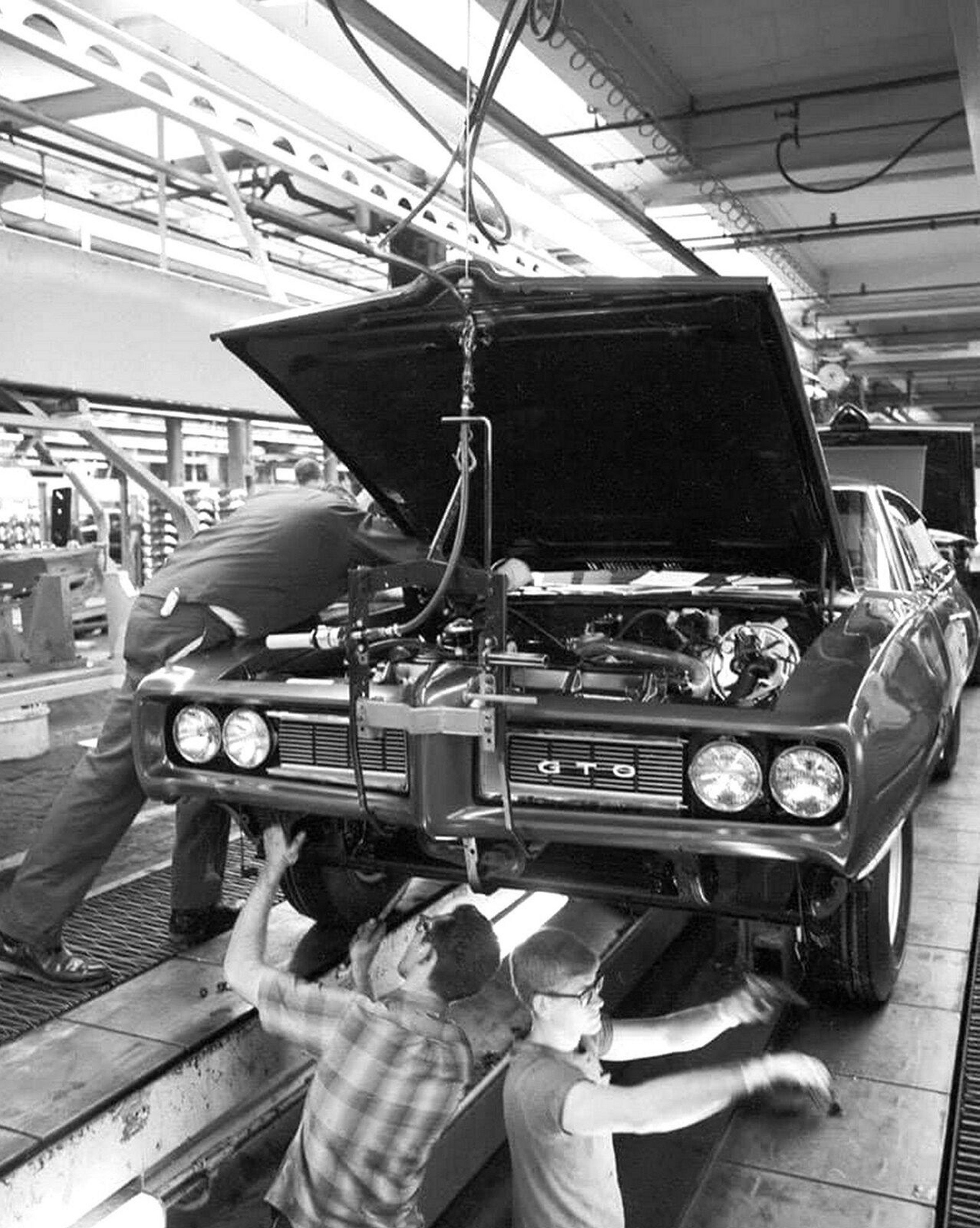 1968 PONTIAC GTO Assembly Line Photo - Etsy
