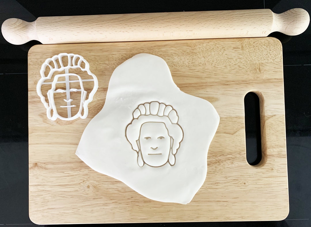 Queen of England - Cookie Cutter - Etsy