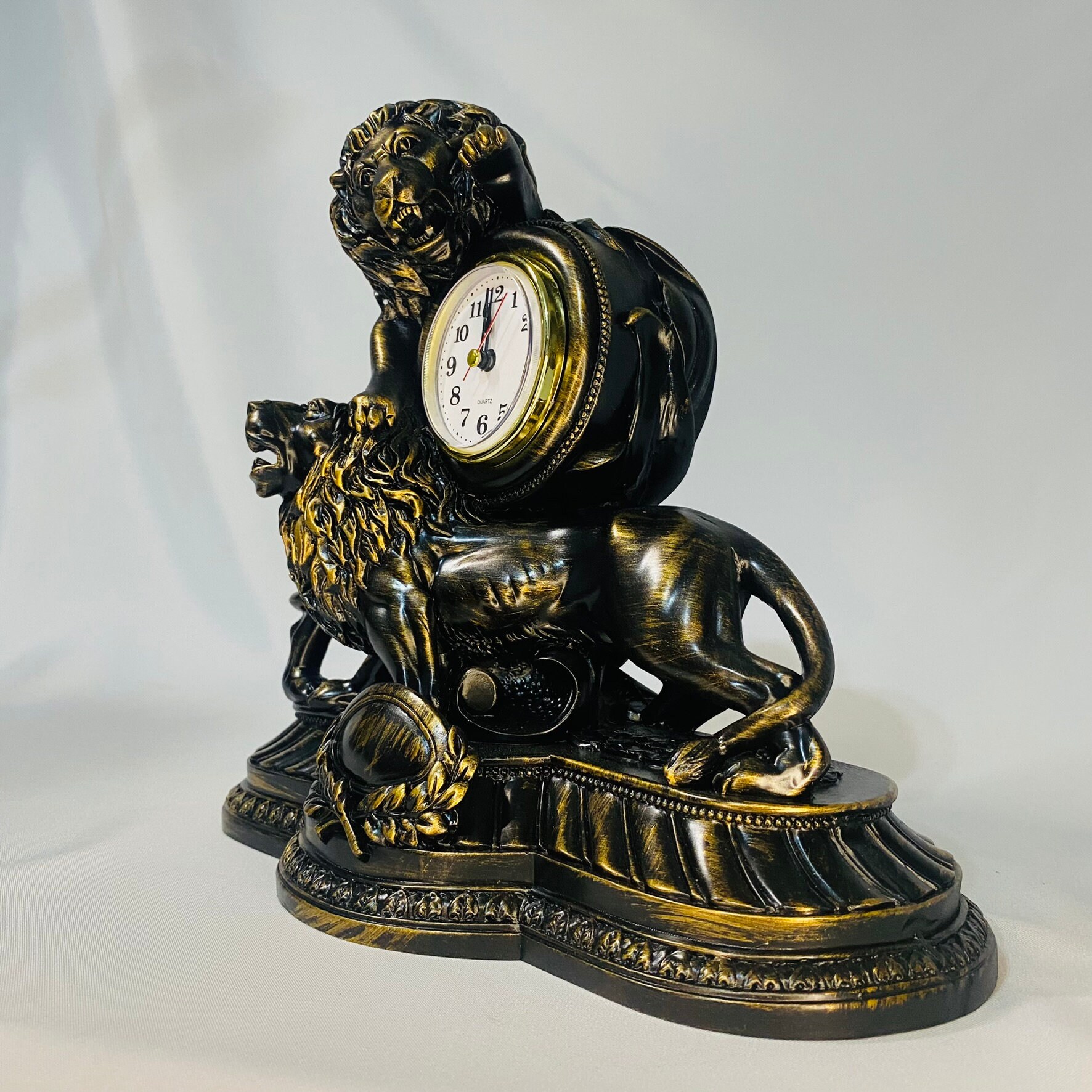 Lion Sculpture and Table Clock Lion Desk Clock for Table Decoration 2 ...