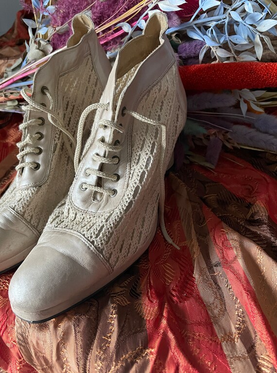 Vintage Cream Embroidered Crochet Wedding Ankle Boots… - Gem