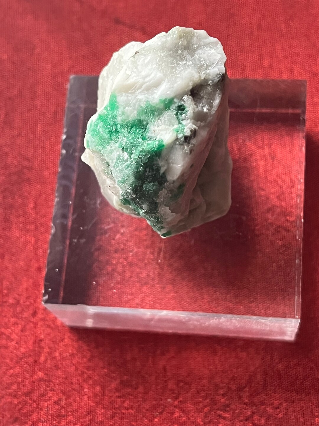 Emerald in Quartz Matrix 262 Ctw Natural Rough Crystal Specimen Swat ...