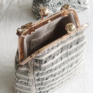 Hand Drawn Pentatonic Pattern Vintage Style Kiss Lock Handbag With ...