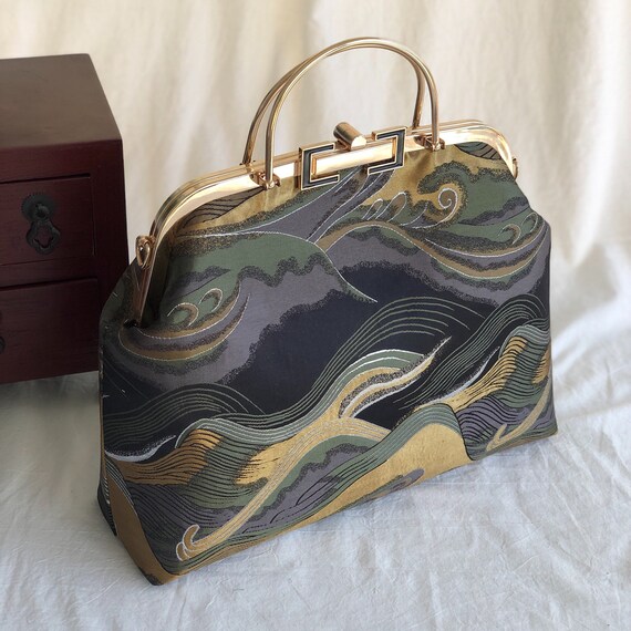 Japanese Wave/modern Style Kiss Lock With Traditional Kimono | Etsy