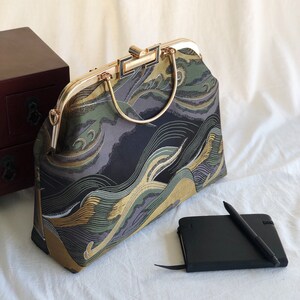 Japanese Wave/modern Style Kiss Lock With Traditional Kimono | Etsy