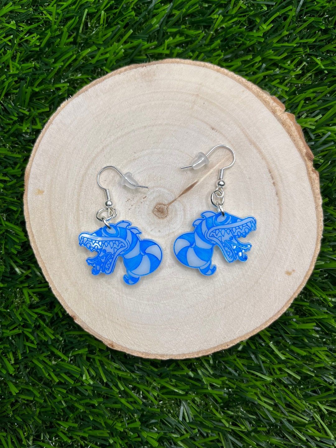 Three Times - Beetlejuice Sandworm Inspired Earrings - Etsy