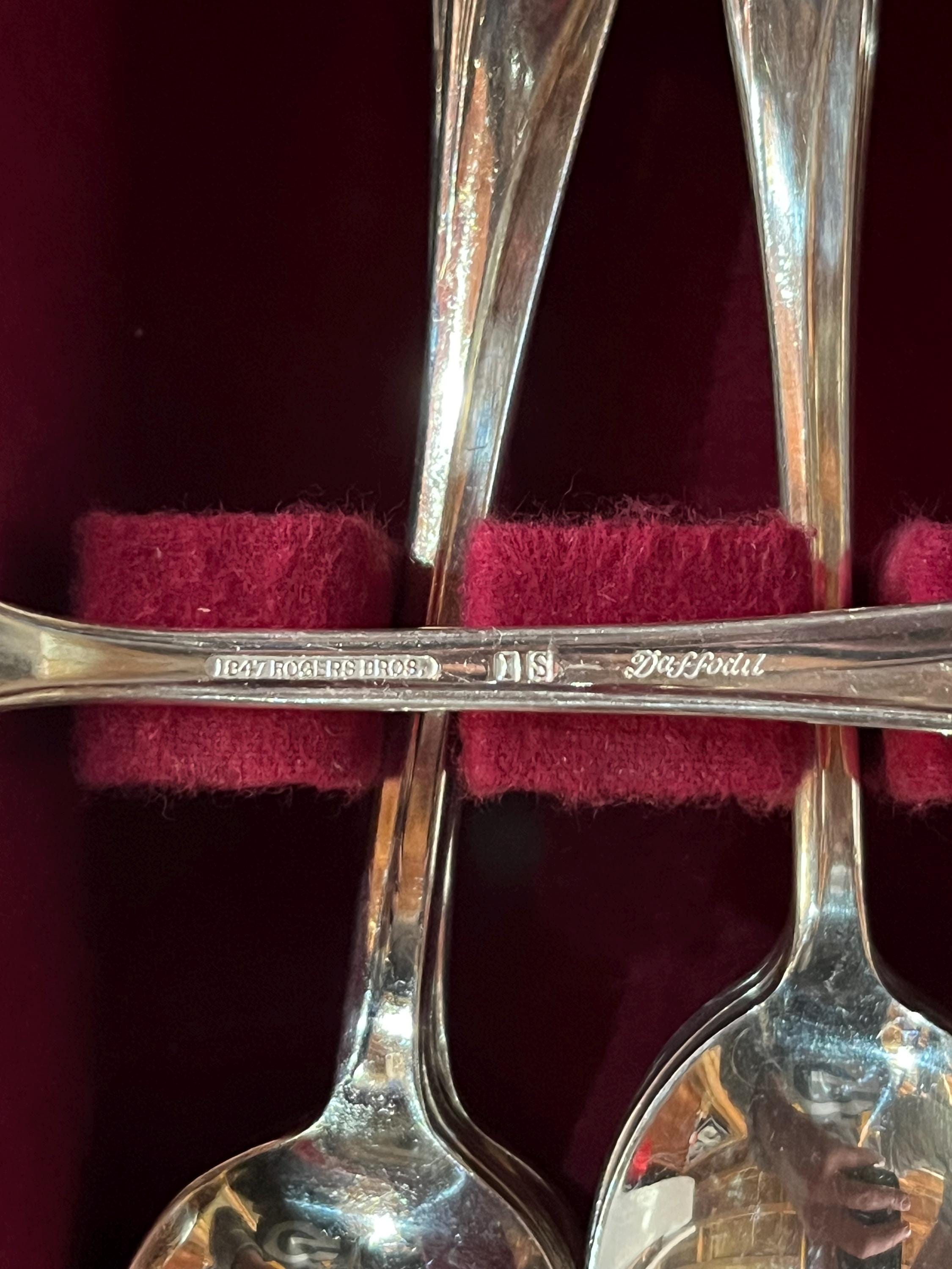 Vintage 1847 Rogers Bros Daffodil Silverware Flatware 87 Pieces - Etsy