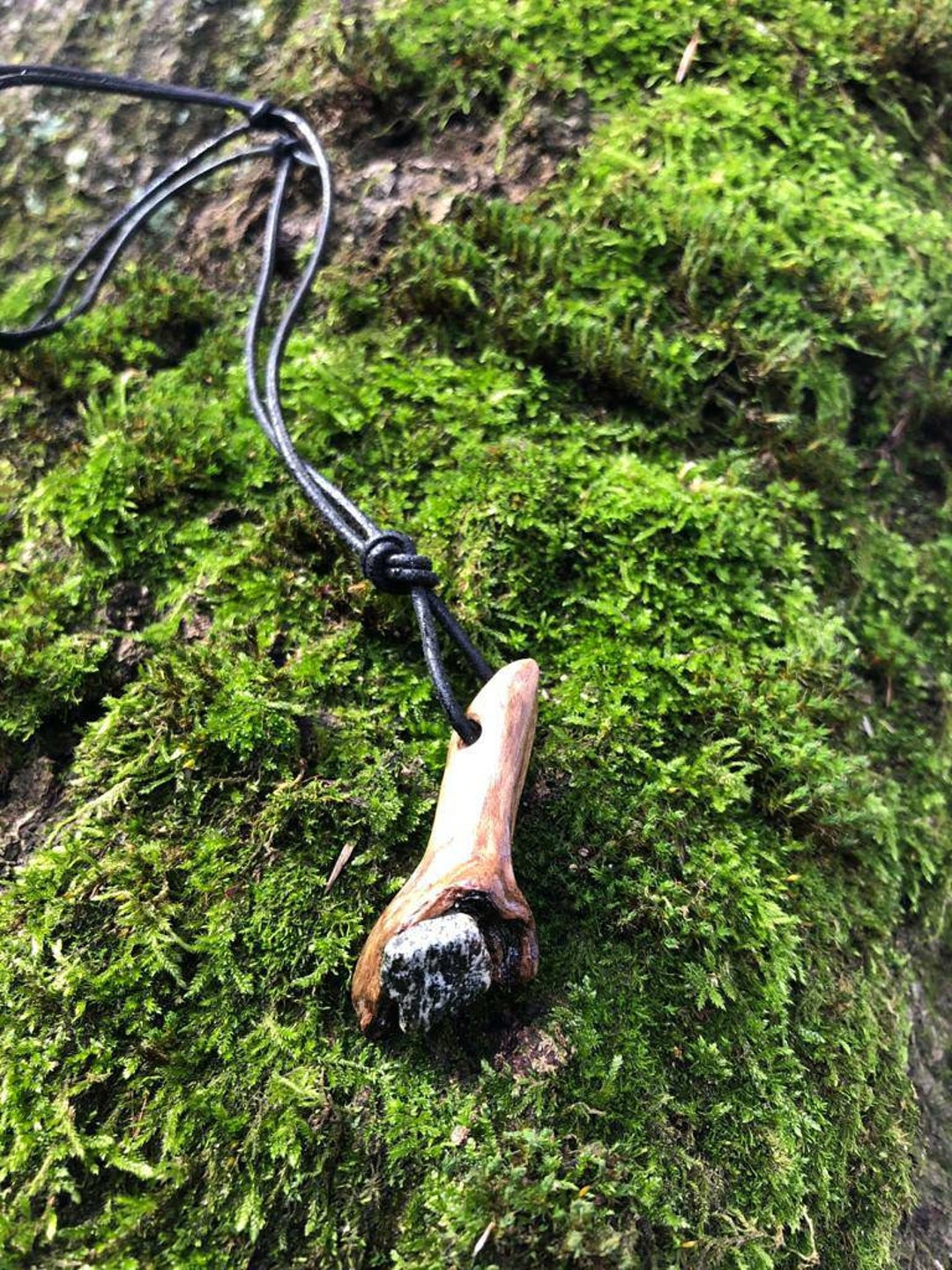 Necklace With Leather Strap in Driftwood and Isarkies the Bright ...