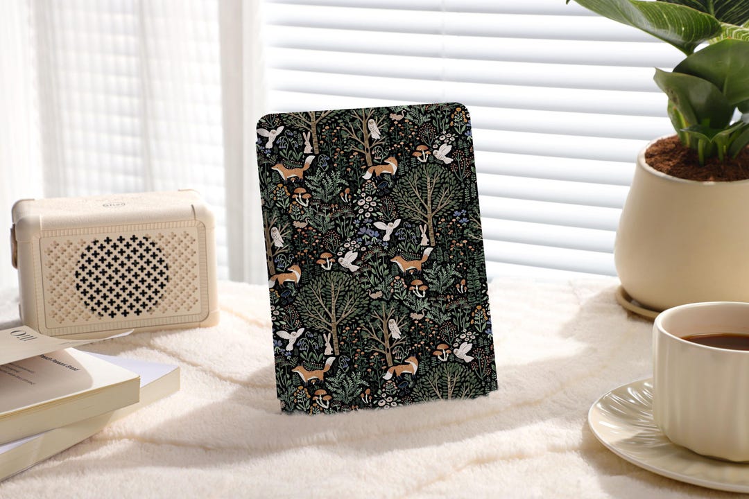 Enchanted Forest Kindle Paperwhite Case: Fox & Rabbit Design - Etsy
