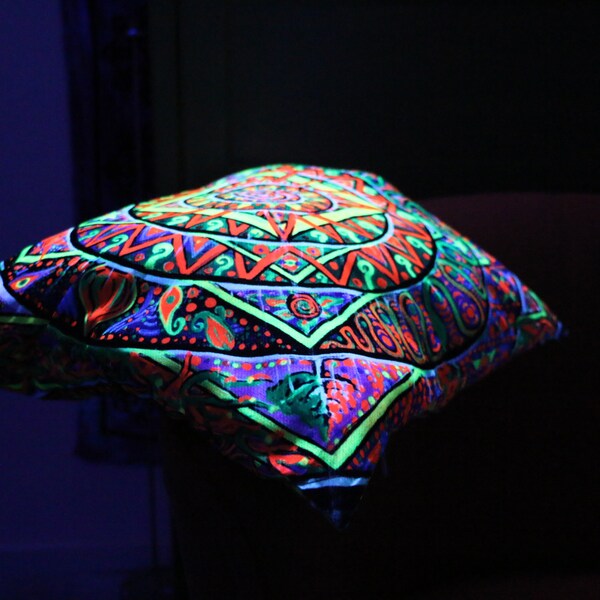 Psychedelic Pillow - Etsy