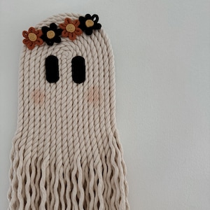 SPOOKY DAISY BOO Wall Hanging | Spooky Season | Halloween Decor ...