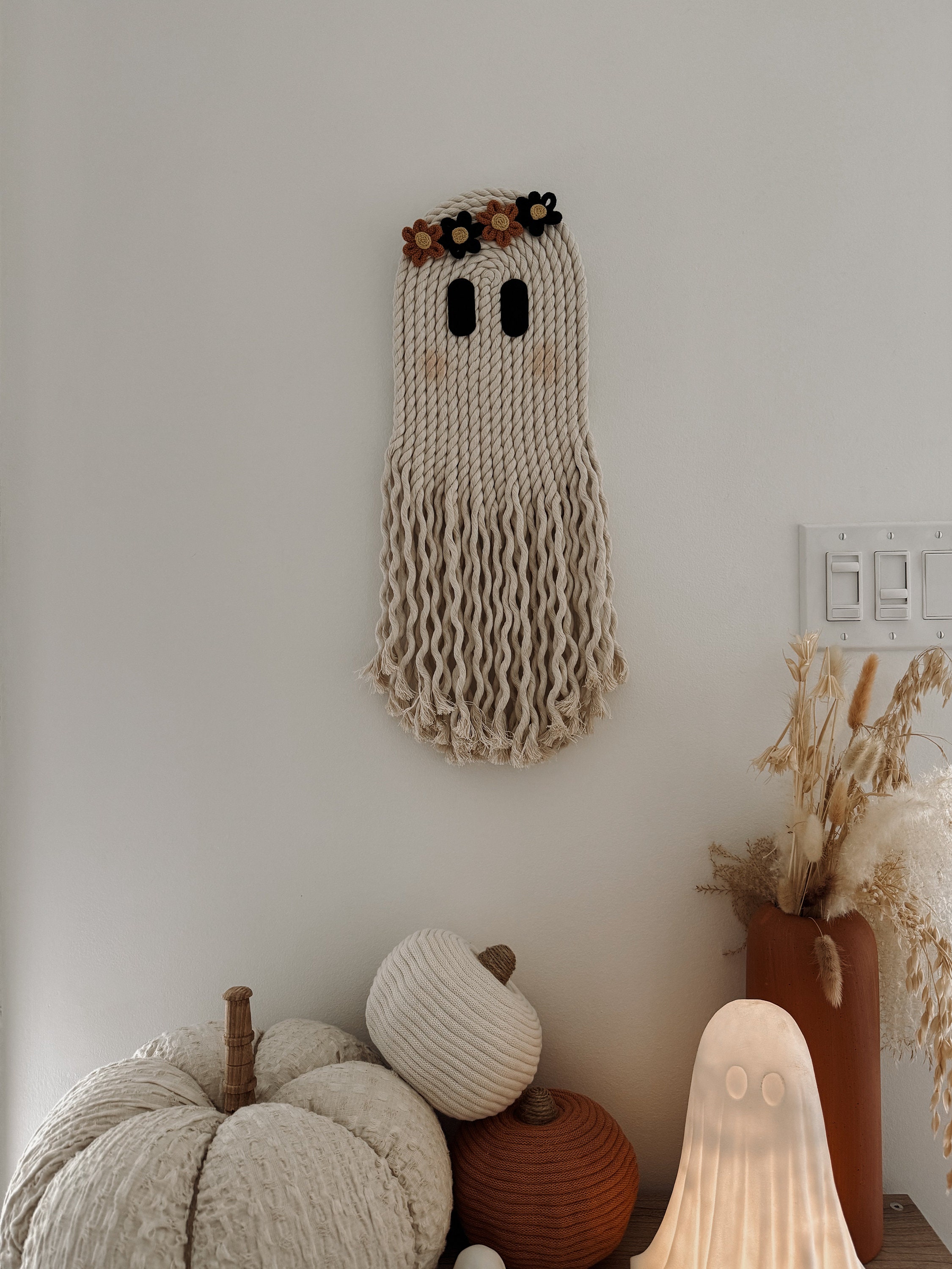 DAISY BOO Wall Hanging | Spooky Season | Halloween Decor | Macrame ...