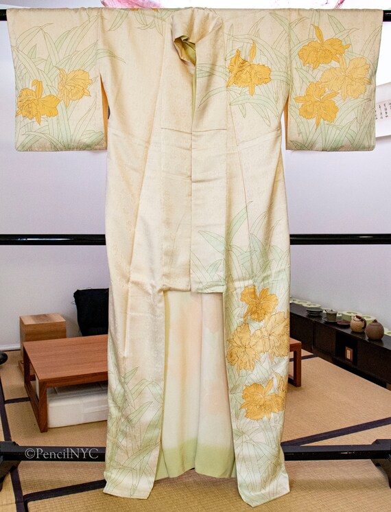 Vintage Embroidered Houmongi Kimono: Iris - Gem