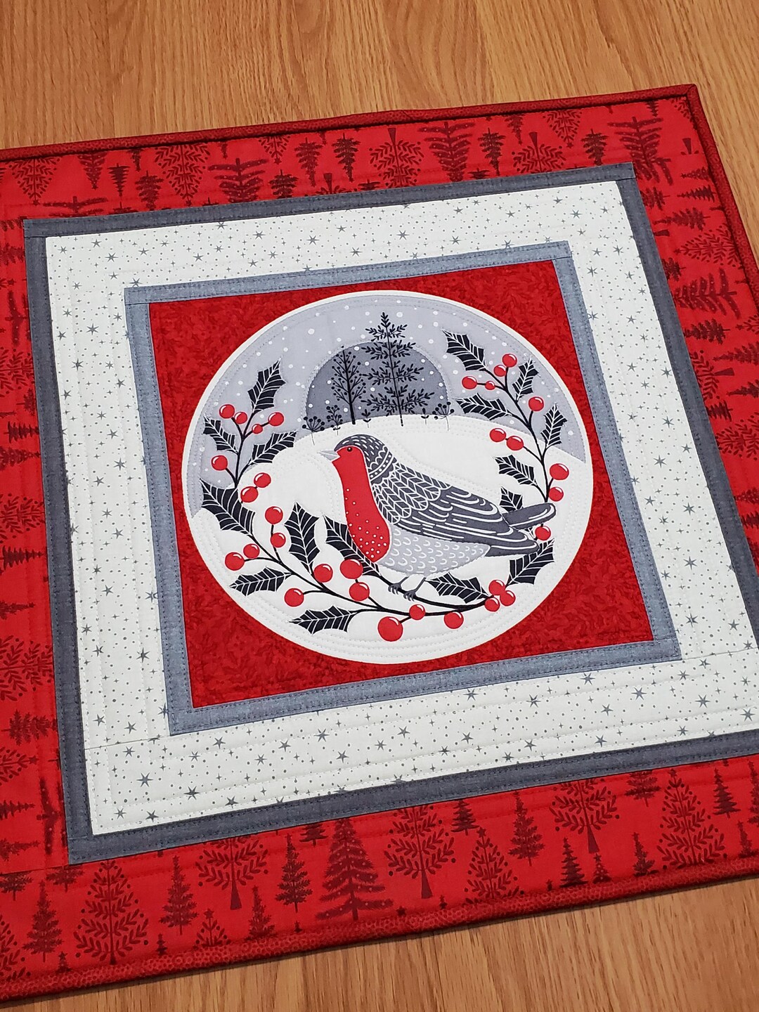 Quilted Robin Table Topper, 20 Scandi Wall Hanging, Red Christmas ...