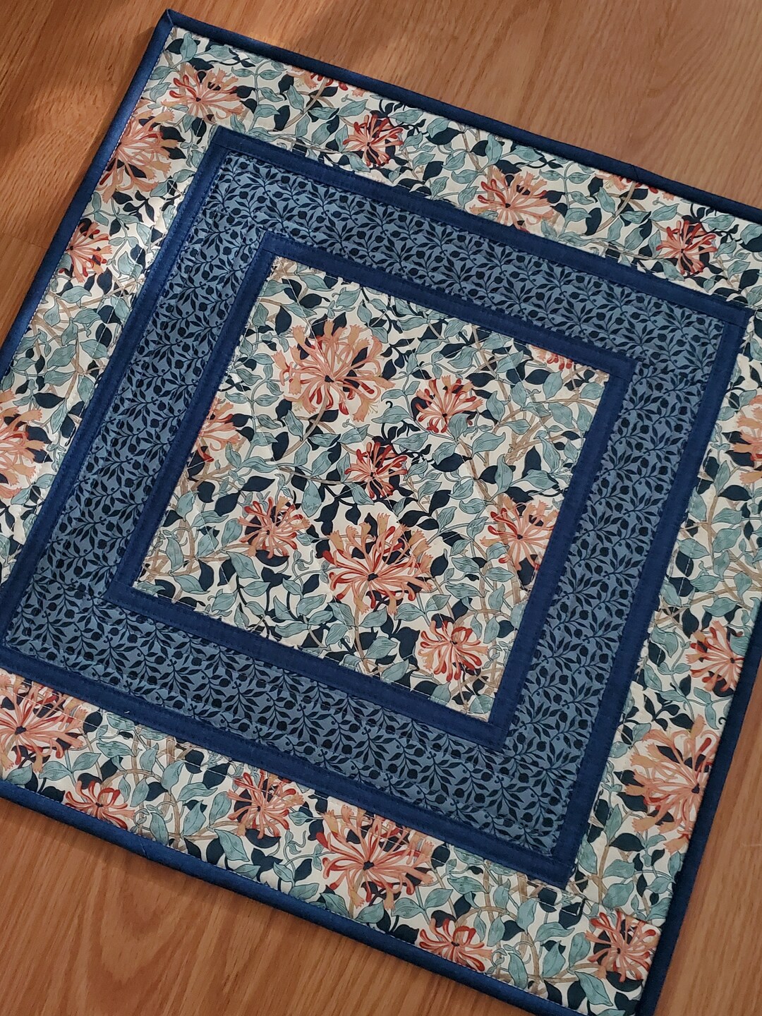 Vintage Style Quilted Table Topper, 19.5 Square Wall Hanging, Floral ...