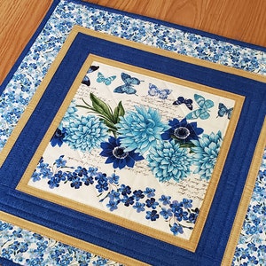 Floral Quilted Table Topper, 19.5 Square Table Topper, Spring Table ...