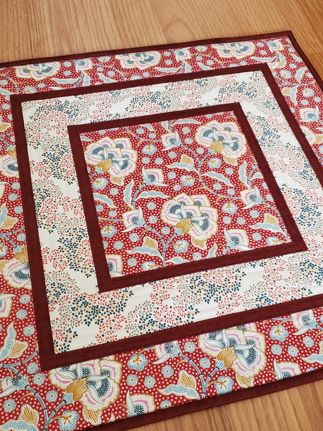 Quilted Red Floral Table Topper, 19" Vintage Style Wall Hanging, Spring ...
