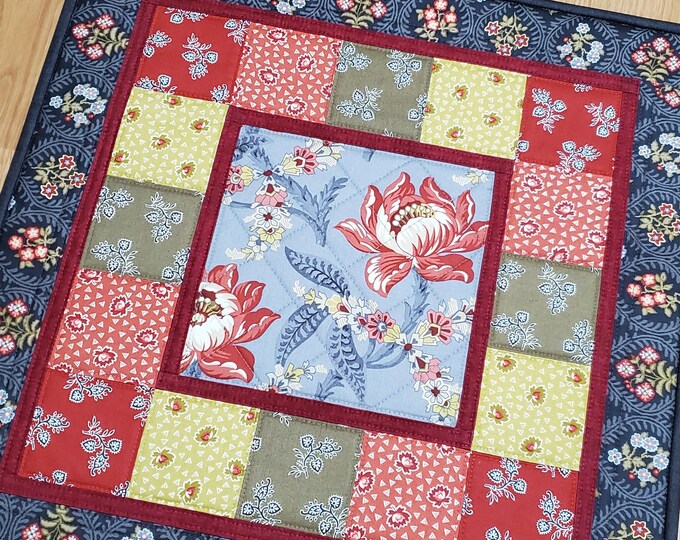 Quilted Floral Table Topper, 20.5 Winter Wall Hanging, Vintage Style ...