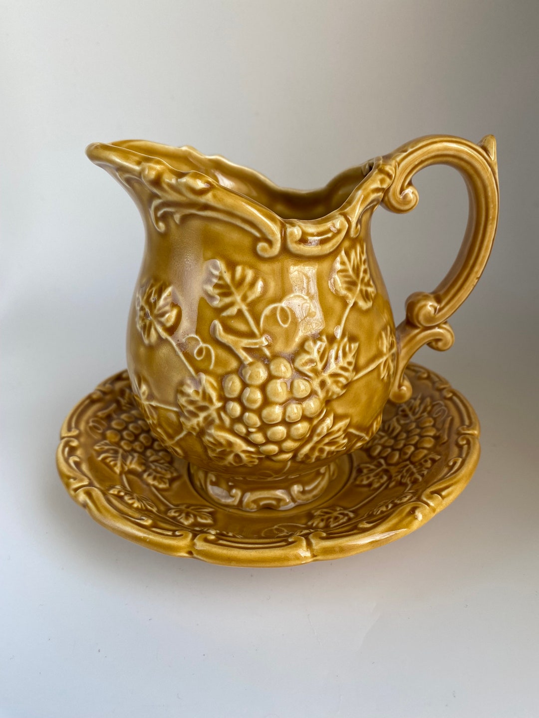 Beautiful Mustard Yellow 3D Cluster of Grapes Pattern Pitcher / Creamer ...