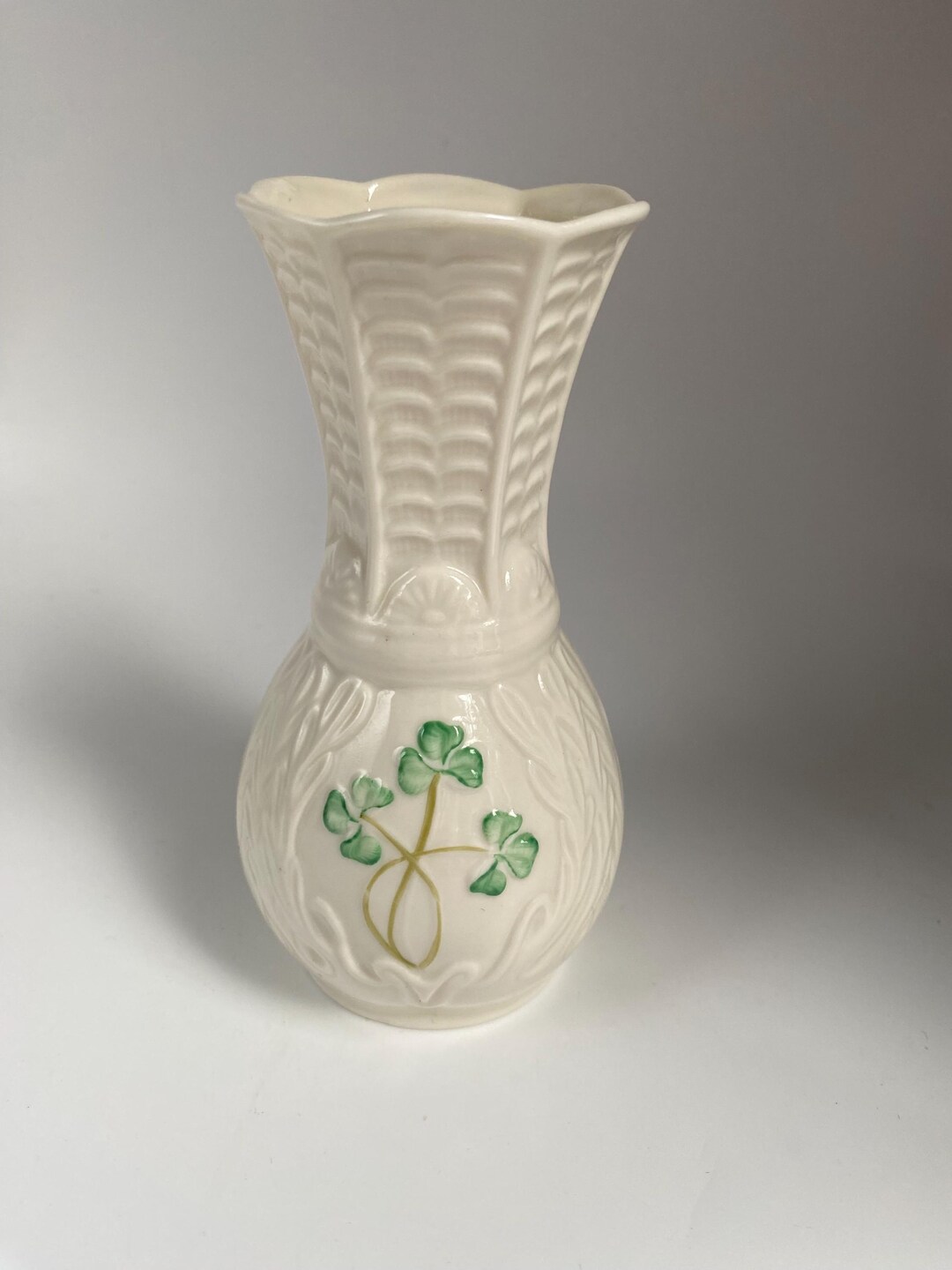 Belleek Ireland China Shamrock Clover Leaf Pattern Bud Vase Home Decor ...
