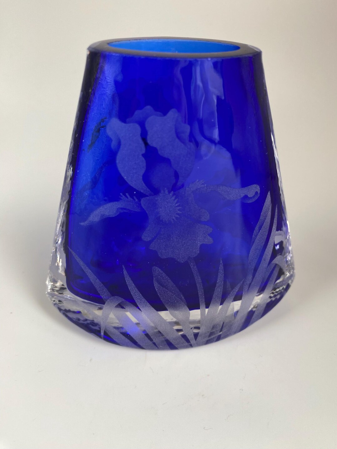 Perry Coyle Cobalt Blue Iris Hand Cut to Clear Bud Vase Home Decor, 3. ...