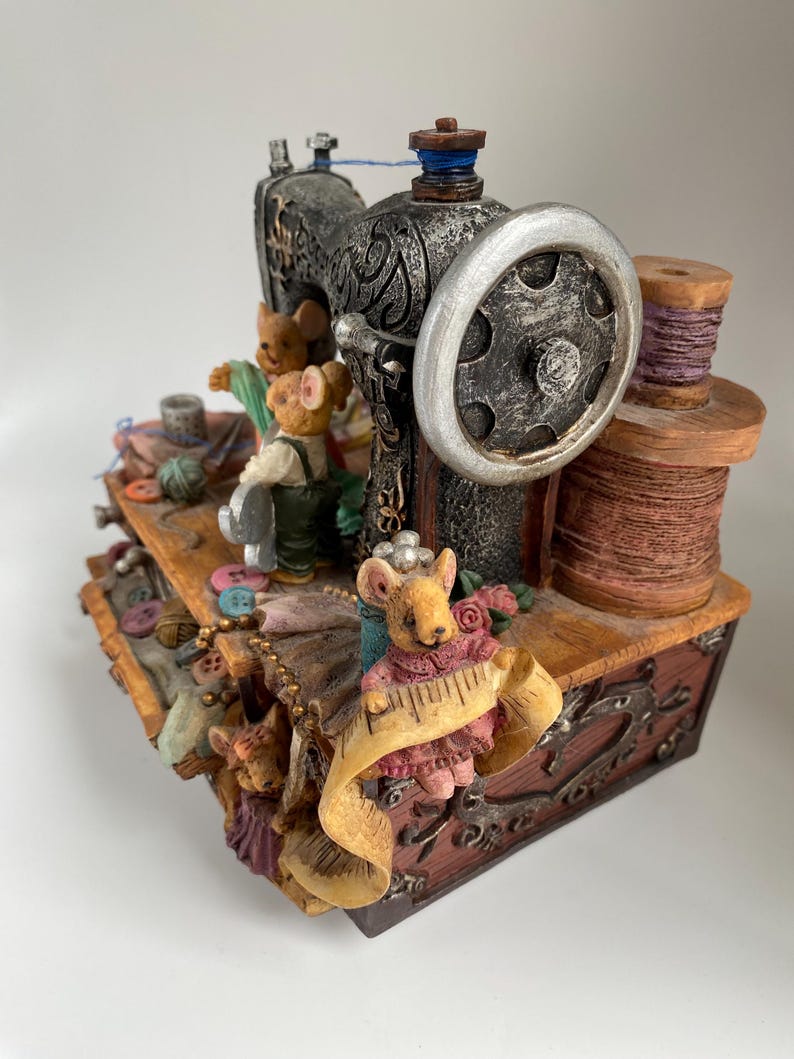 Vintage Sewing Machine With Mice Sewing Music Box, 6” Tall, READ ...