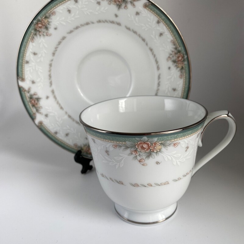 Footed Tea Cups - Etsy