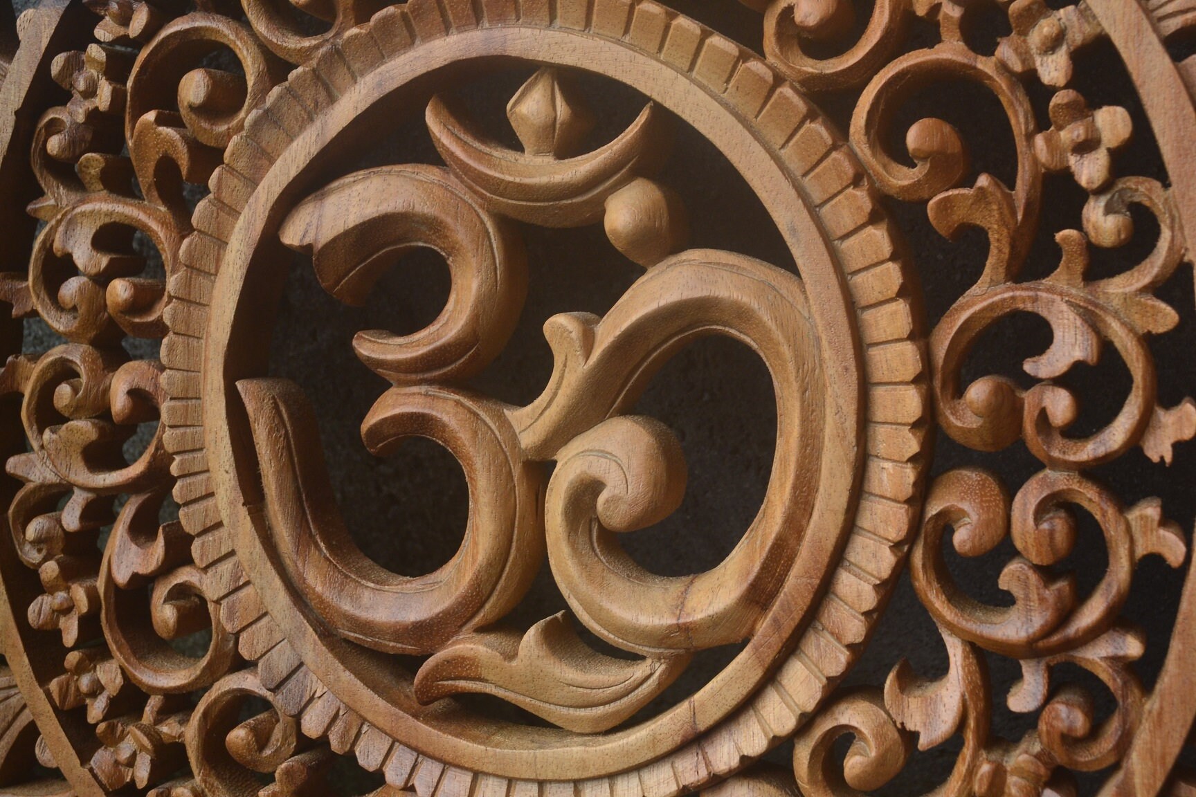 Balinese Carving Wood Wall Hanging Ongkara Motif 40 Cm Wood Carving ...