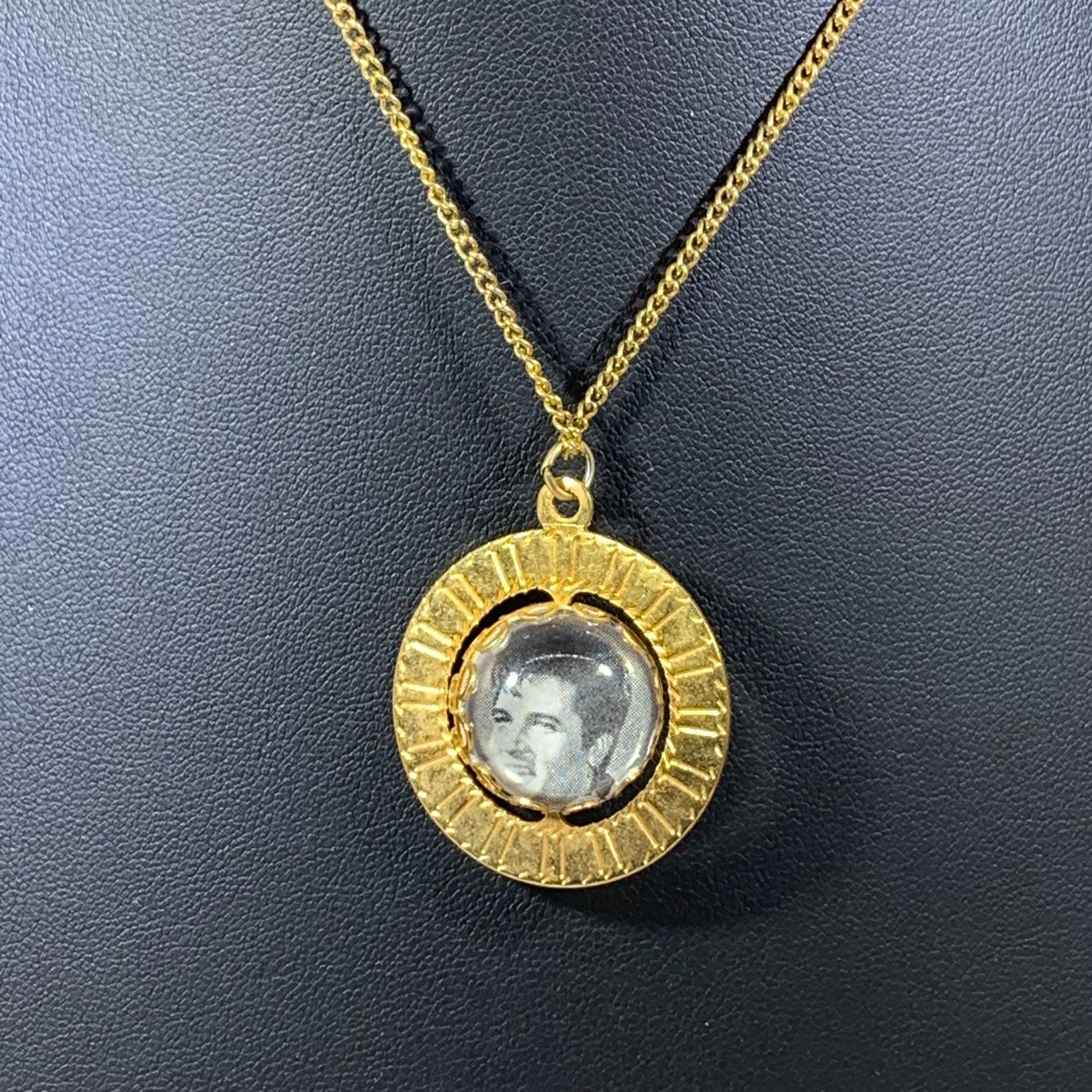 Elvis Presley Necklace Spinner Gold Tone Photo King of Rock Chain ...
