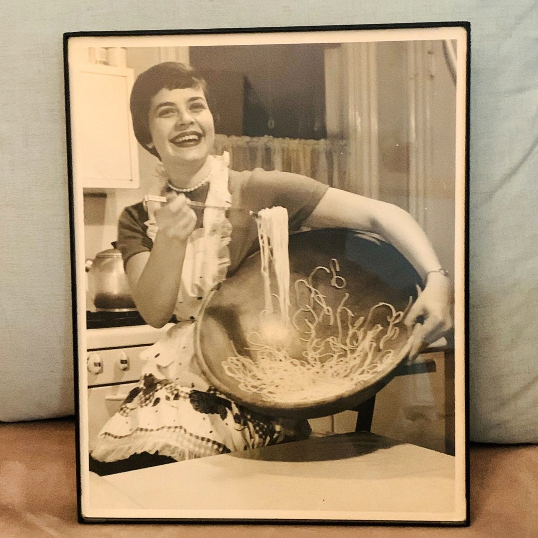 Framed Photo Vintage 1950s-1960s Pasta Woman Bowl Italian Kitchen - Etsy