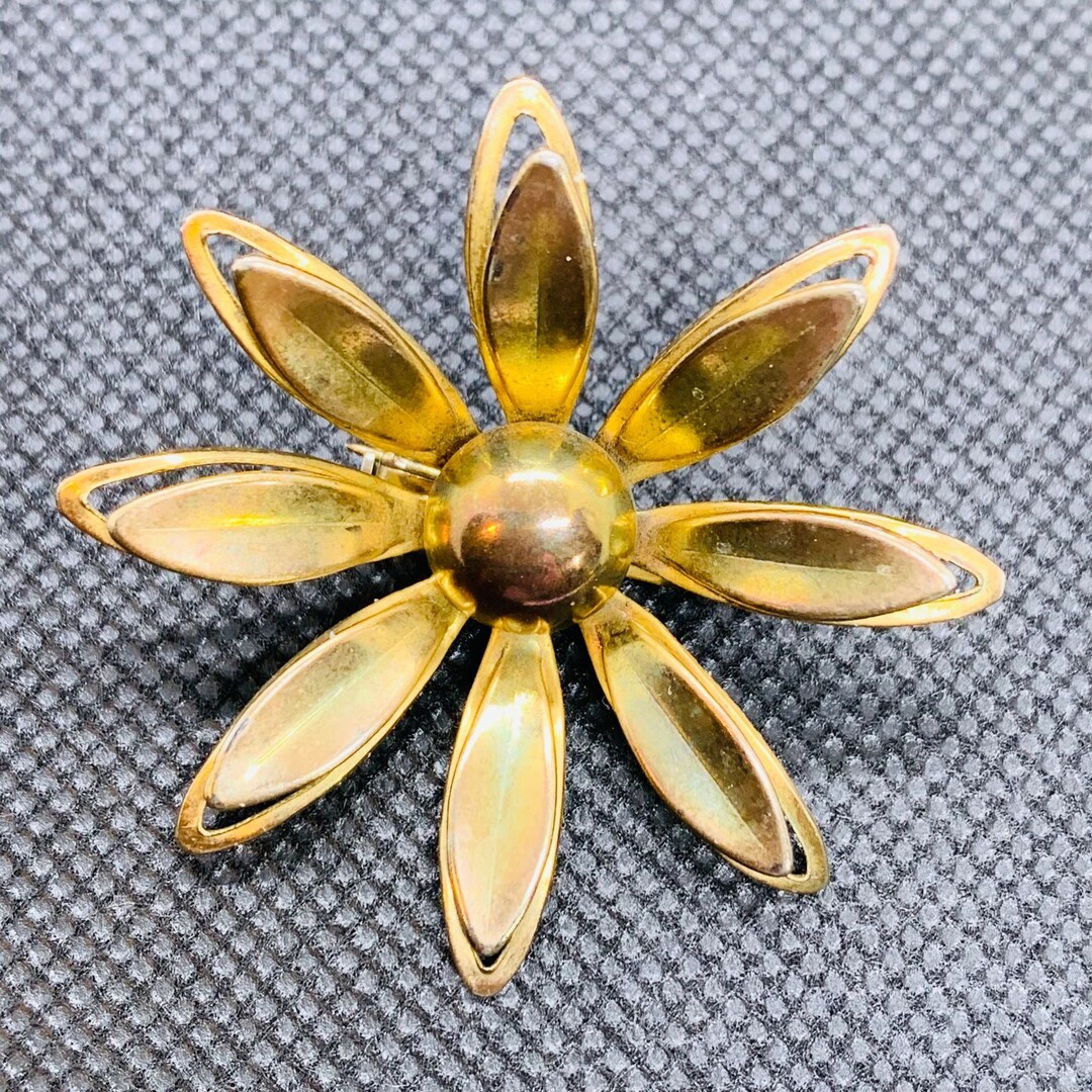Bronze/brass Flower 3D Brooch Pin - Etsy