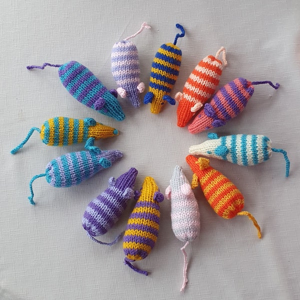 Knitted Mouse Toy - Etsy