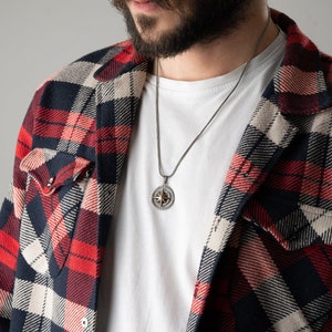 Men Compass Necklace Engraved Compass Silver Necklace Compass Mens ...