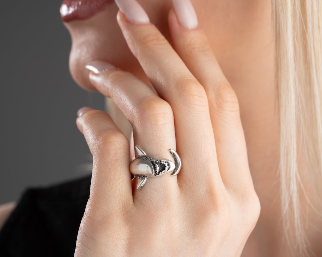 Gothic Silver Plated Shark Ring - Unique Shark Wrapped Design - Unisex ...