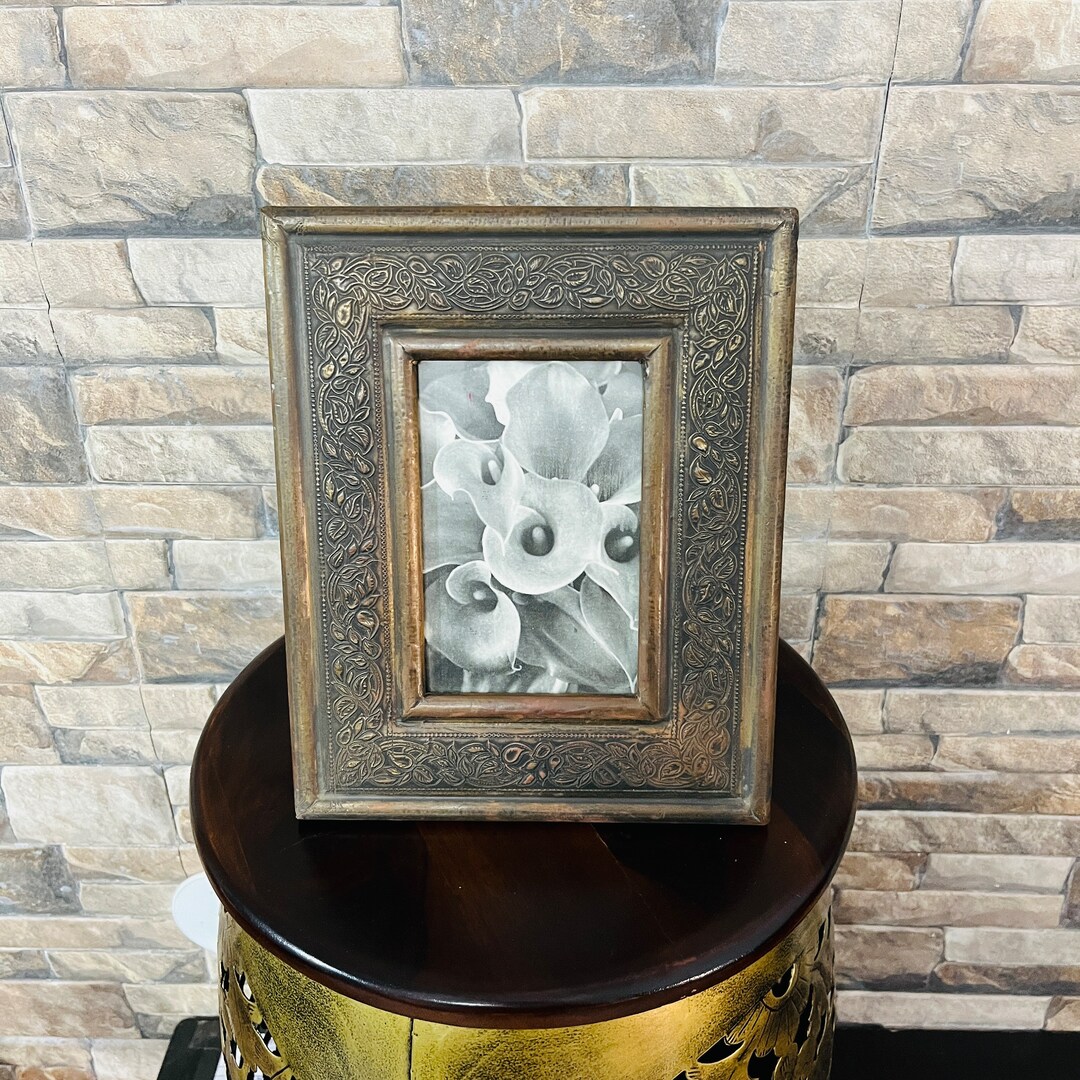 Antique Old Style Photo Frame Vintage Wood Frame Covered With Embossed ...