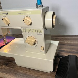 Vintage Singer Merrit 4022 Sewing Machine With Foot Pedal Tested - Etsy