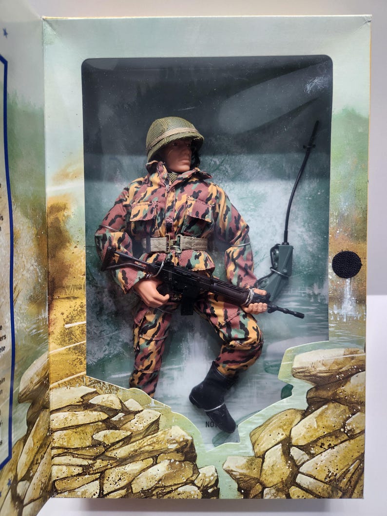 G.I. Joe Belgian Para-commando 12" Action Figure 1997 Limited Edition ...